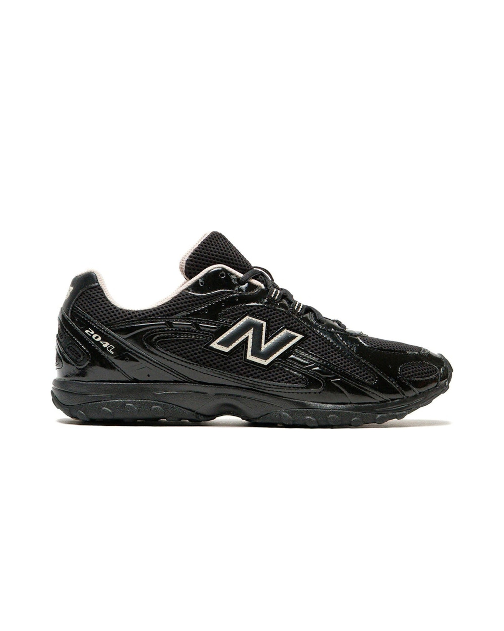 New Balance 2002R Black Timberwolf sneakers